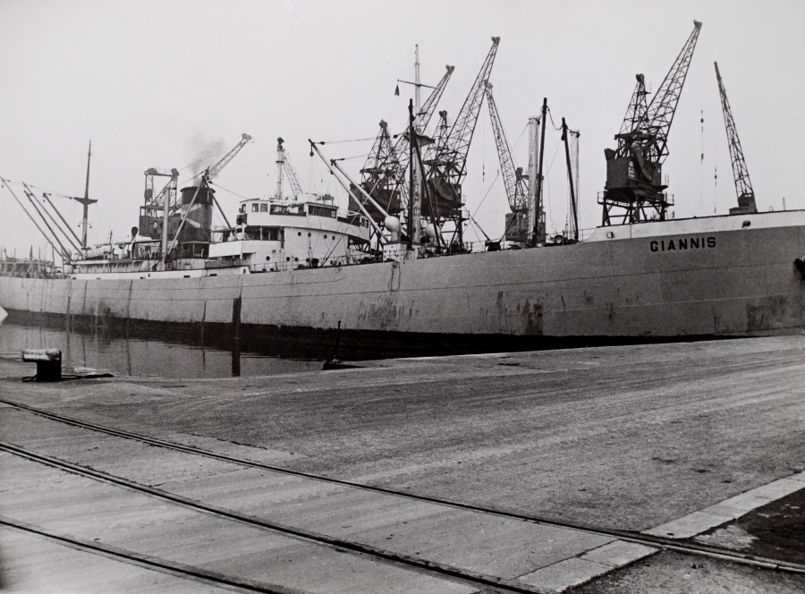 Brian Latus Hull Docks 1960s Part 1 – Open Bridges