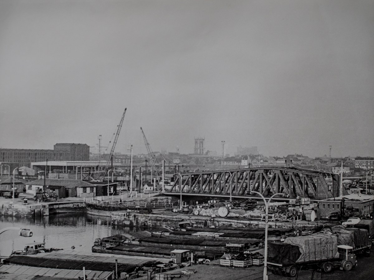 Brian Latus Hull Docks 1960s Part 2 – Open Bridges
