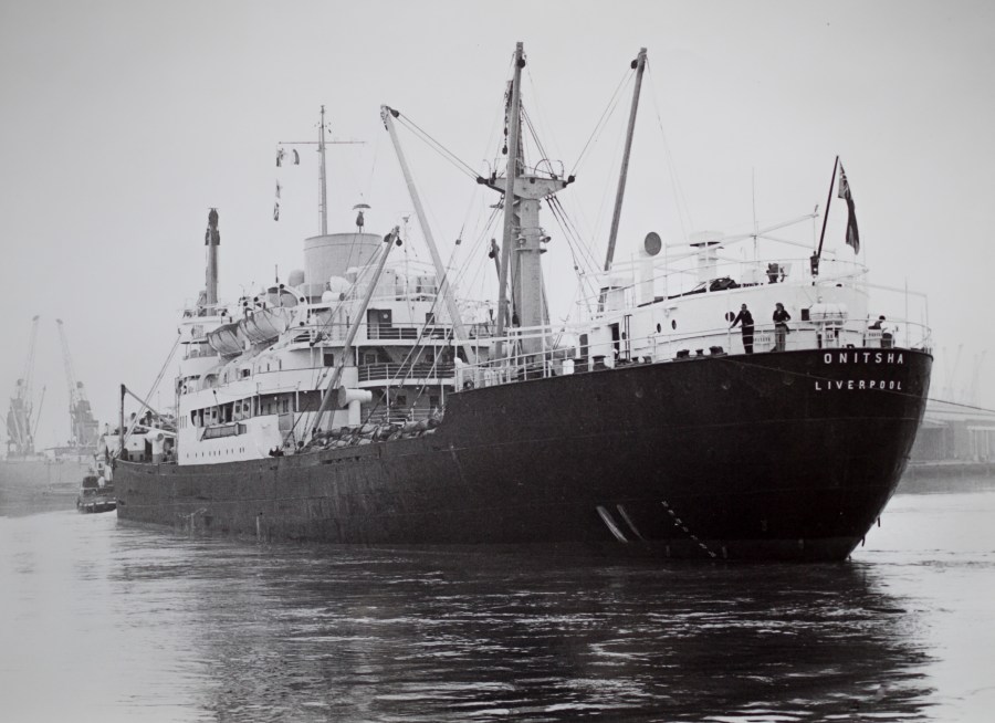 Brian Latus Hull Docks 1960s Part 1 – Open Bridges