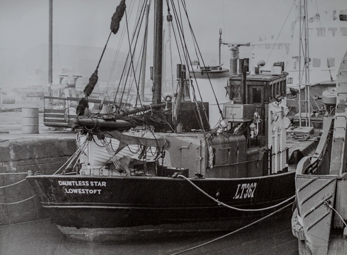 Brian Latus Hull Docks 1960s Part 1 – Open Bridges