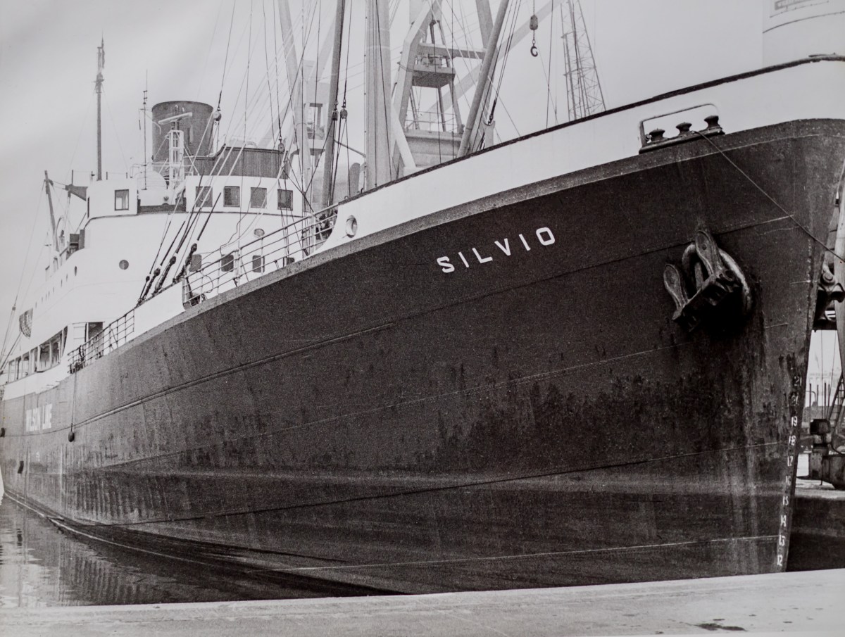 Brian Latus Hull Docks 1960s Part 1 – Open Bridges