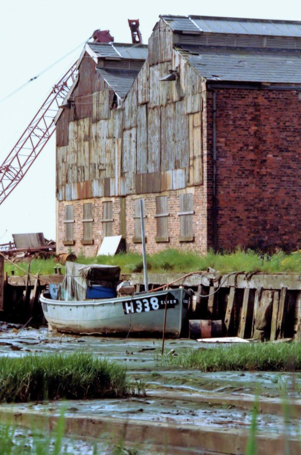 Hull Docks 1980s Part 1 by Bernard Sharp – Open Bridges