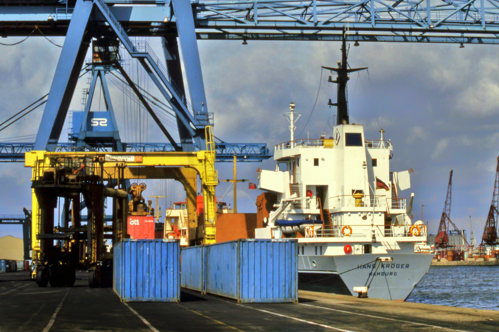 Hull Docks 1980s Part 2 by Bernard Sharp – Open Bridges
