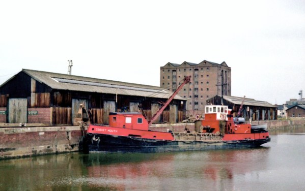 Hull Docks 1980s Part 3 by Bernard Sharp – Open Bridges