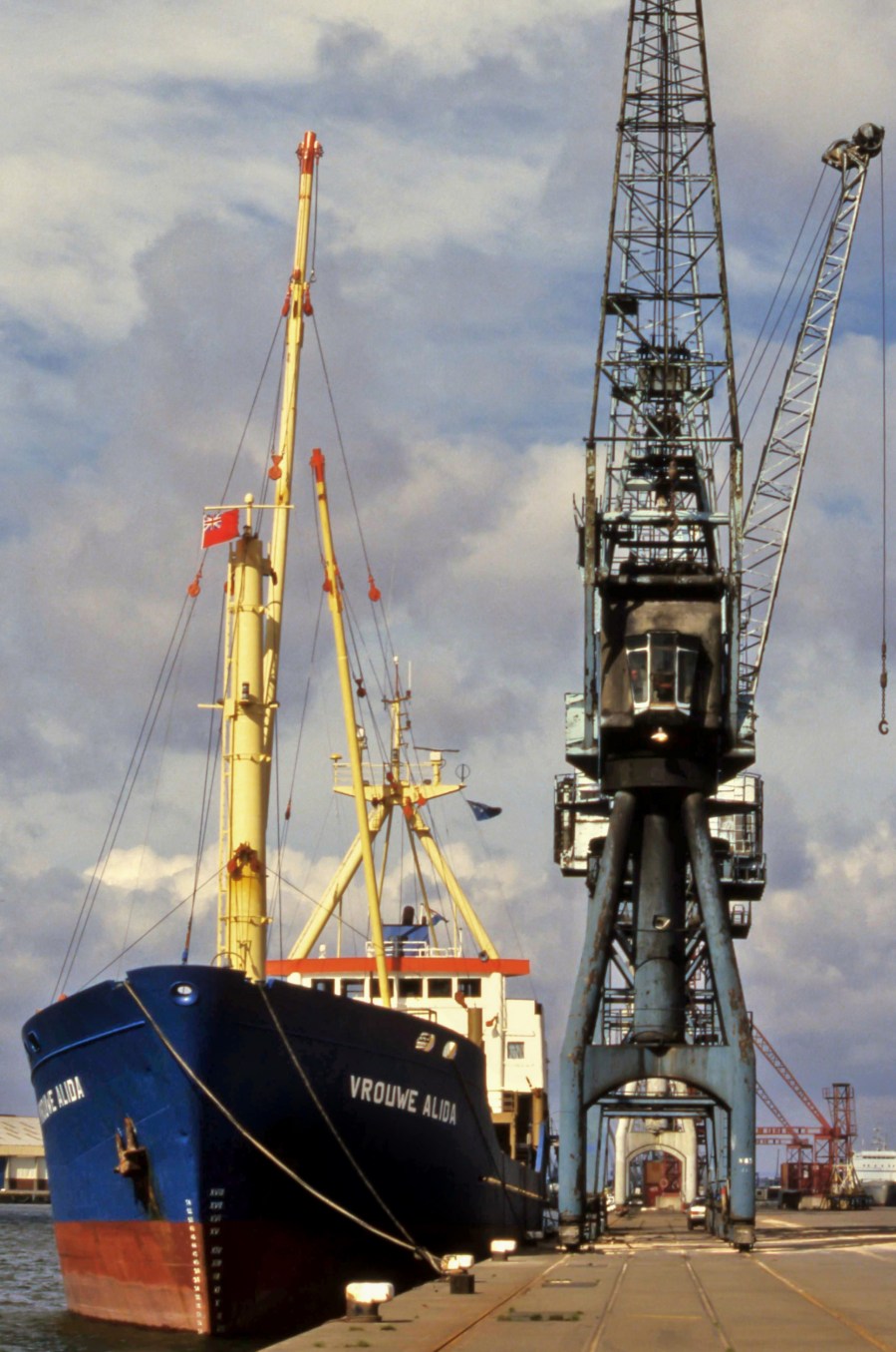Hull Docks 1980s Part 2 by Bernard Sharp – Open Bridges