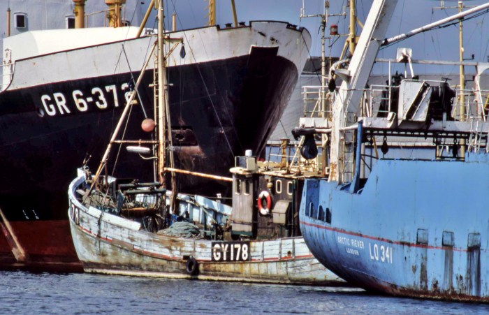 Hull Docks 1980s Part 4 by Bernard sharp – Open Bridges