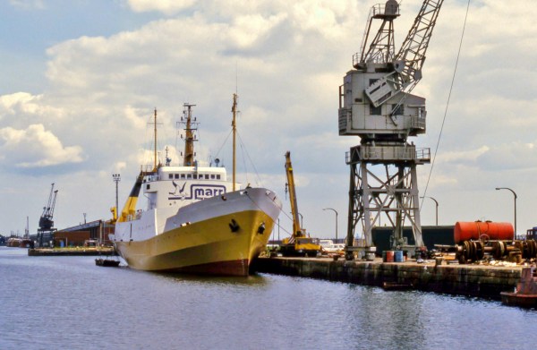 Hull Docks 1980s Part 4 by Bernard sharp – Open Bridges