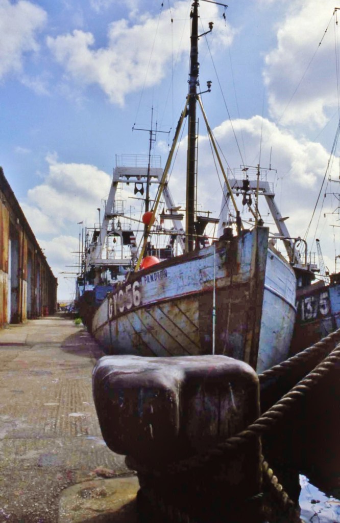 Hull Docks 1980s Part 4 by Bernard sharp – Open Bridges