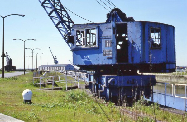 Hull Docks 1980s Part 6 by Bernard Sharp – Open Bridges