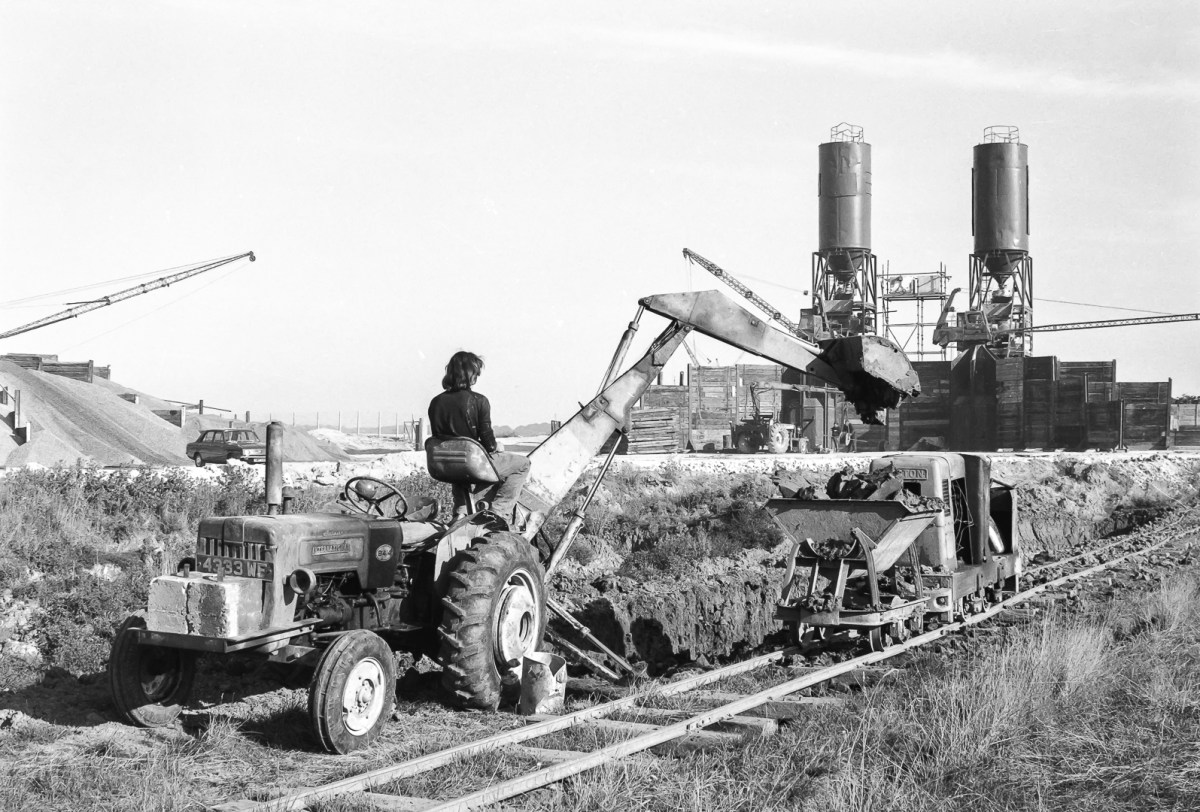 What Made the Humber – Barton Tile Works – Open Bridges