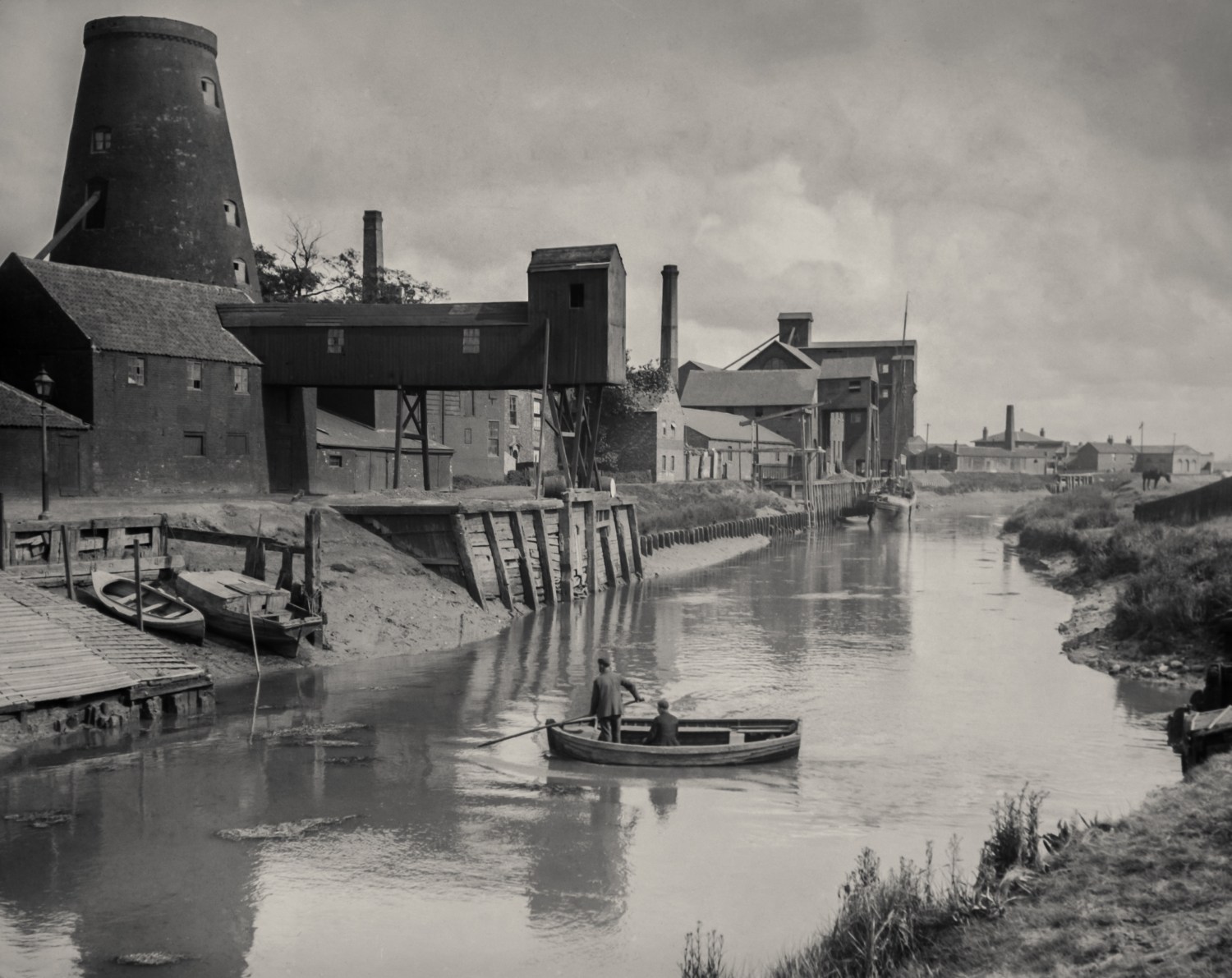 4 Stoneferry 1905 – Open Bridges