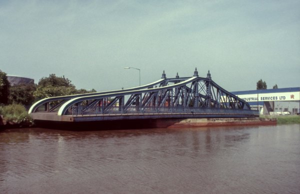 4 Stoneferry 1905 – Open Bridges