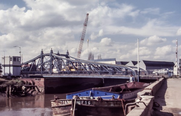 4 Stoneferry 1905 – Open Bridges