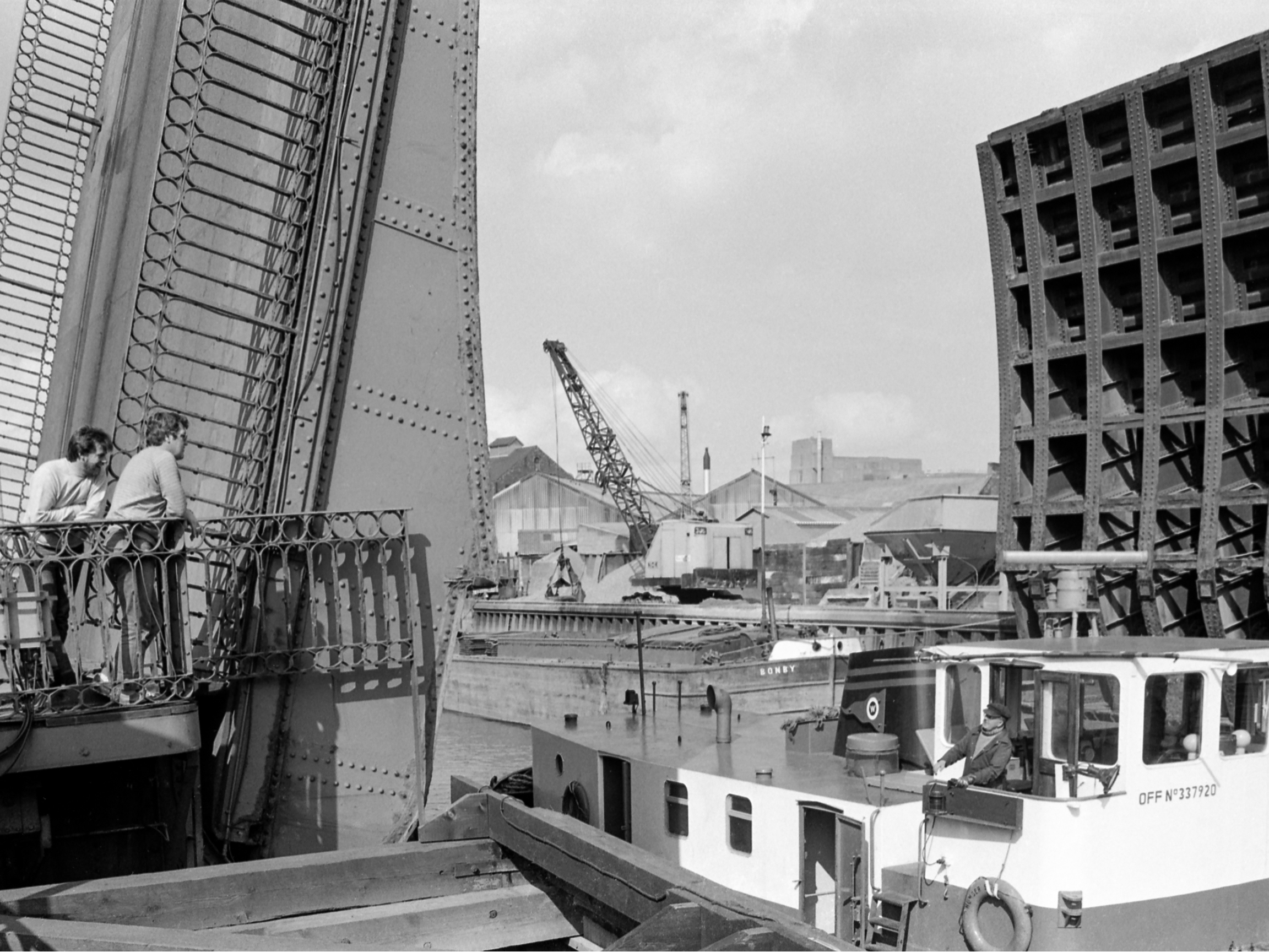 10 Scott Street Bridge – Open Bridges