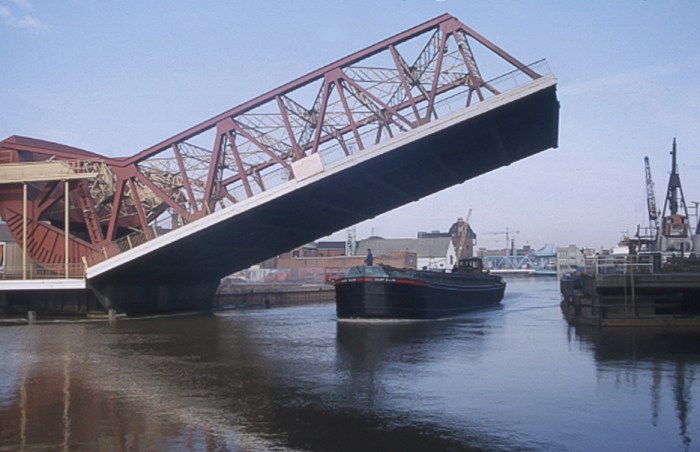 George Parkes: Old Harbour Bridges and Barges – Open Bridges